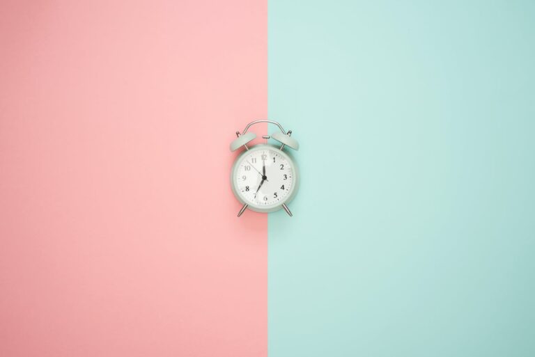 The Pros and Cons of Daylight Saving Time | Pros vs Cons