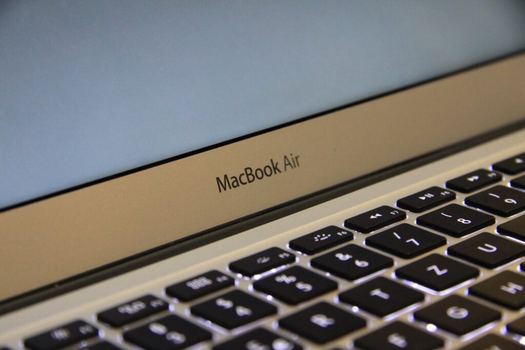 The Pros and Cons of Using a MacBook Air | Pros vs Cons